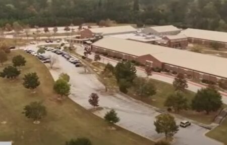 Bomb threats target five polling locations in Atlanta - Crankers